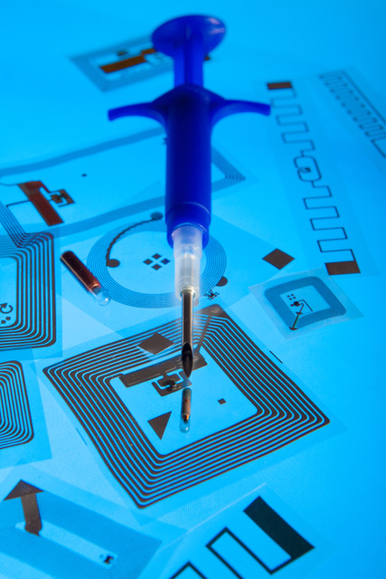 RFID implantation syringe and chips on RFID tags – Creative Materials